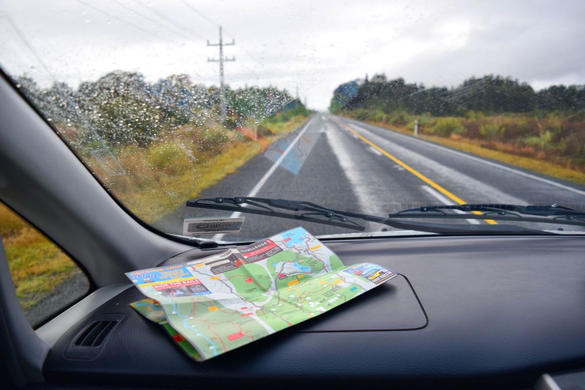The 16 Essential Driving Rules in New Zealand - NZ Pocket Guide