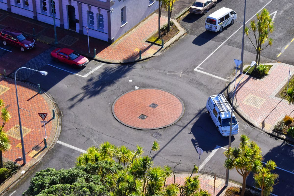 The 16 Essential Driving Rules in New Zealand - NZ Pocket Guide