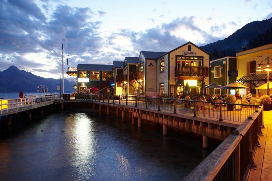 15 Things to Do in Queenstown at Night 🌃 [2025]