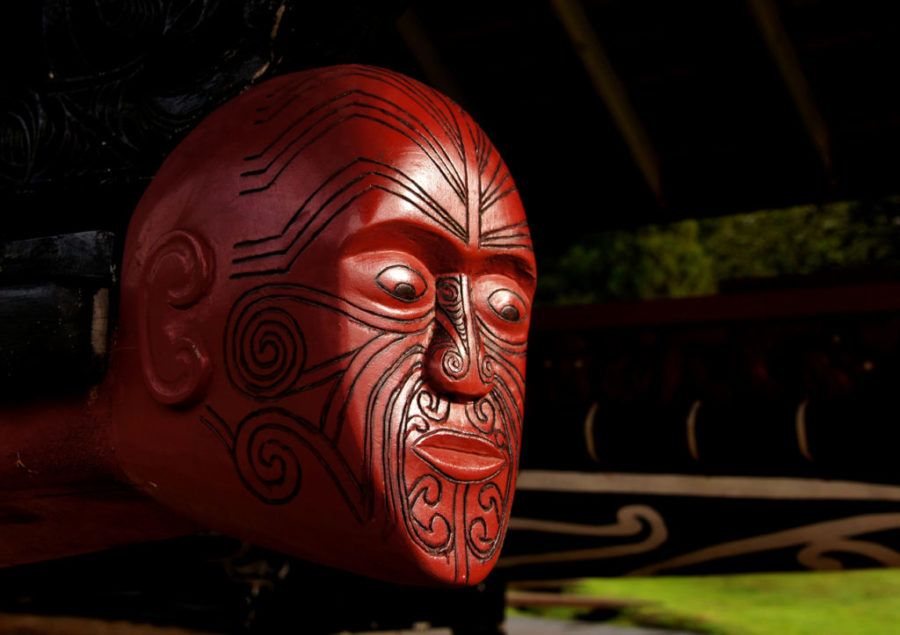 A Traveller's Guide to the Maori Language: te reo Maori - NZ Pocket Guide