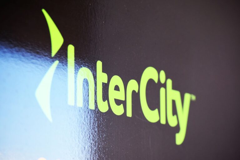 InterCity Bus Passes: Which is the Best Bus Pass for New Zealand? 🚍