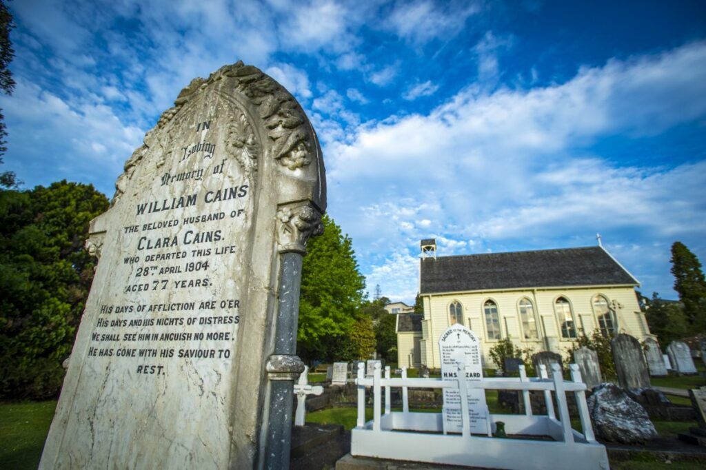 10 Best Things to Do in Russell 🐬 [2025]