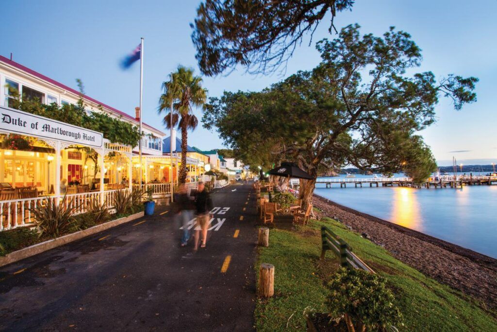 10 Best Things to Do in Russell 🐬 [2025]