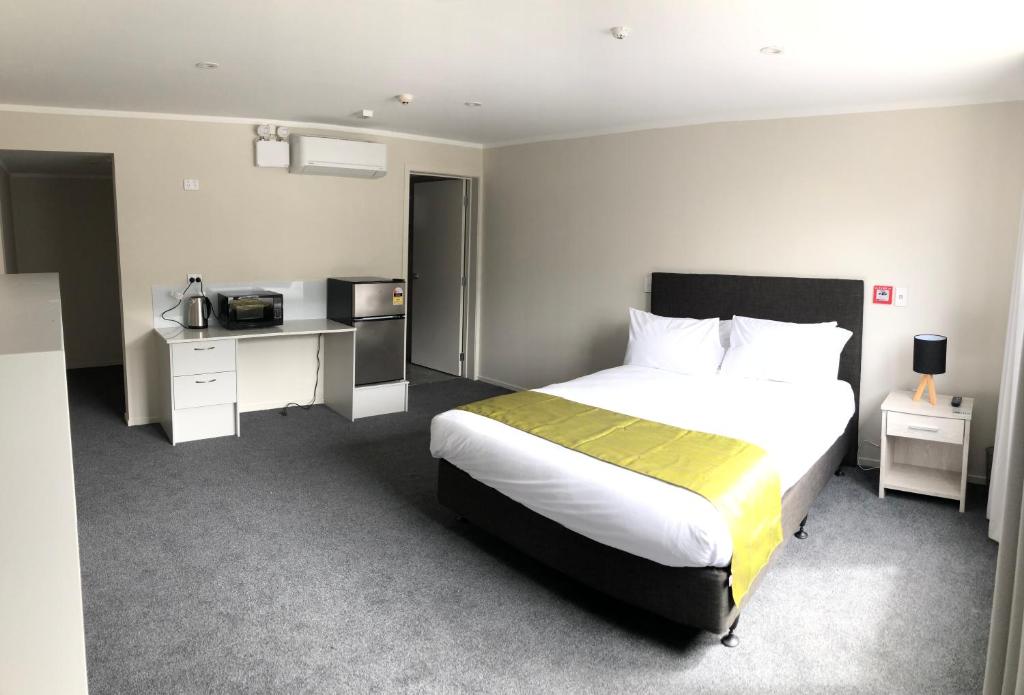 20 BEST Budget Accommodations in Auckland 🛌🏼 [2025]