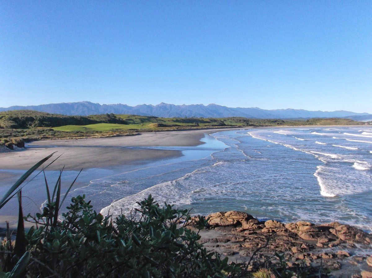 10 Ways to Stop Sandfly Bites - NZ Pocket Guide