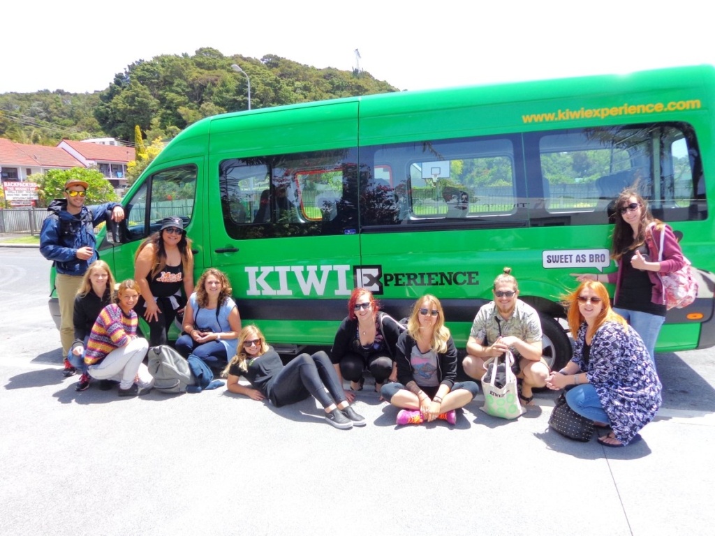 How to Travel by Bus in New Zealand 🚌 [2025] Guide